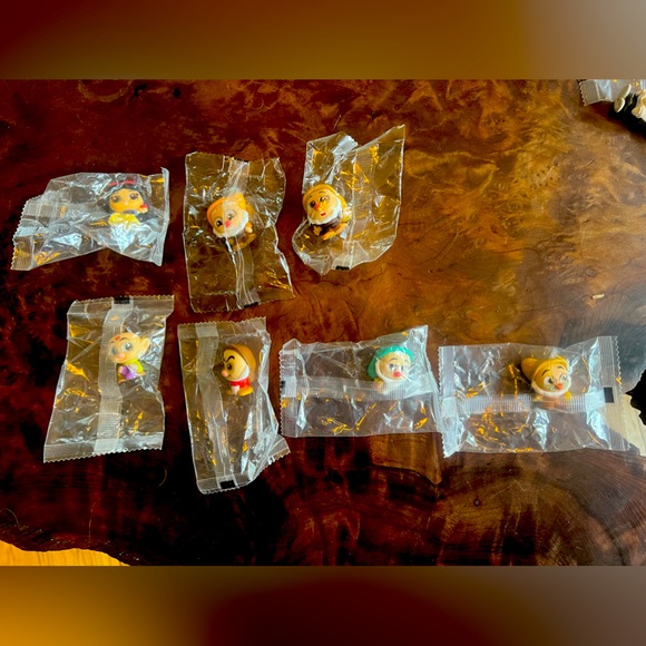 Disney | Toys | Disney Doorables Snow White And The Six Dwarves | Poshmark